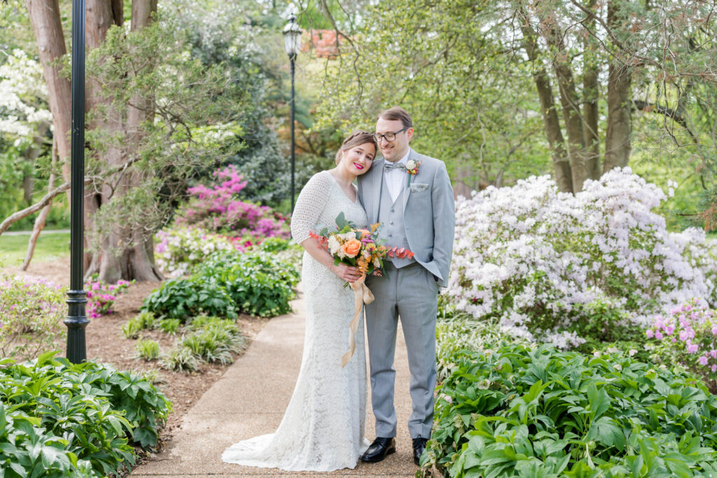 Madison & Steve | Spring Garden Wedding at Hendry House - Erin Schrad ...